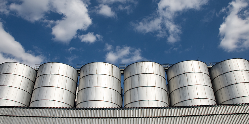 How do siloed organisations reduce the effectiveness of the procurement ...